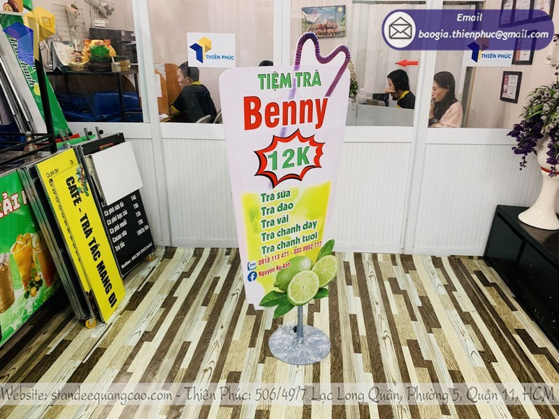 Ưu điểm nổi bật của standee mockup mô hình