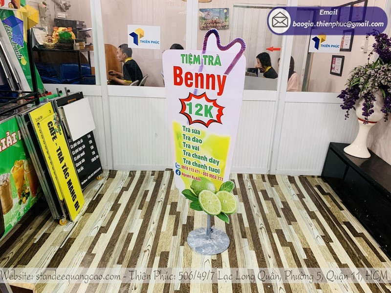 Ưu điểm nổi bật của standee mockup mô hình