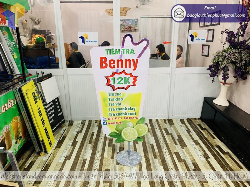 Ưu điểm nổi bật của standee mockup mô hình