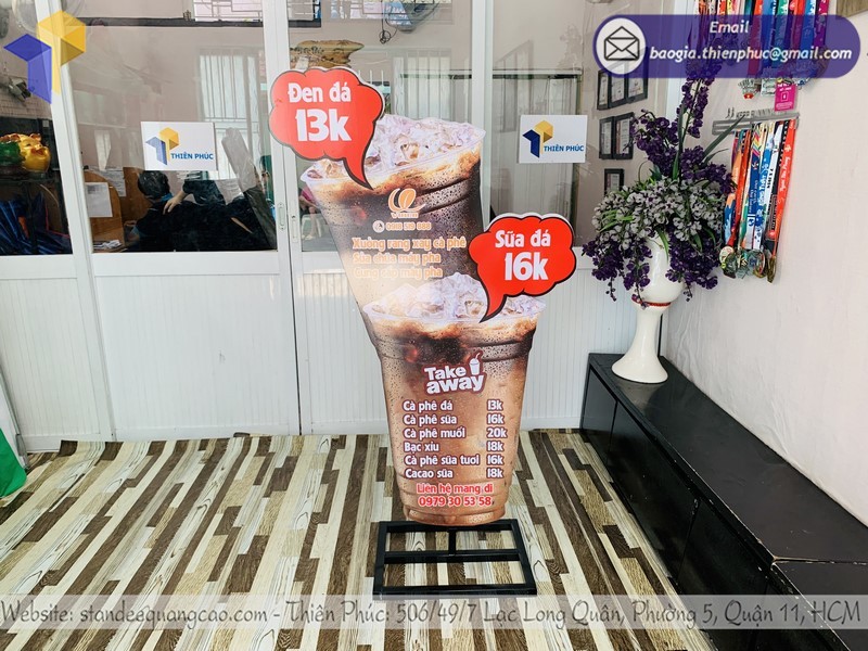 Nơi gia công standee mô hình ly cafe quảng cáo theo yêu cầu