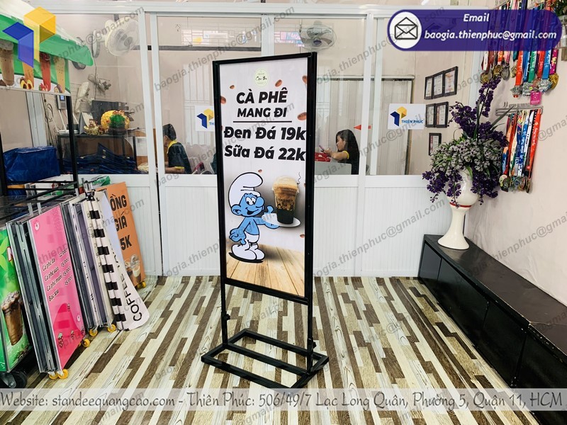 Vai trò của standee formex khung sắt trong doanh nghiệp